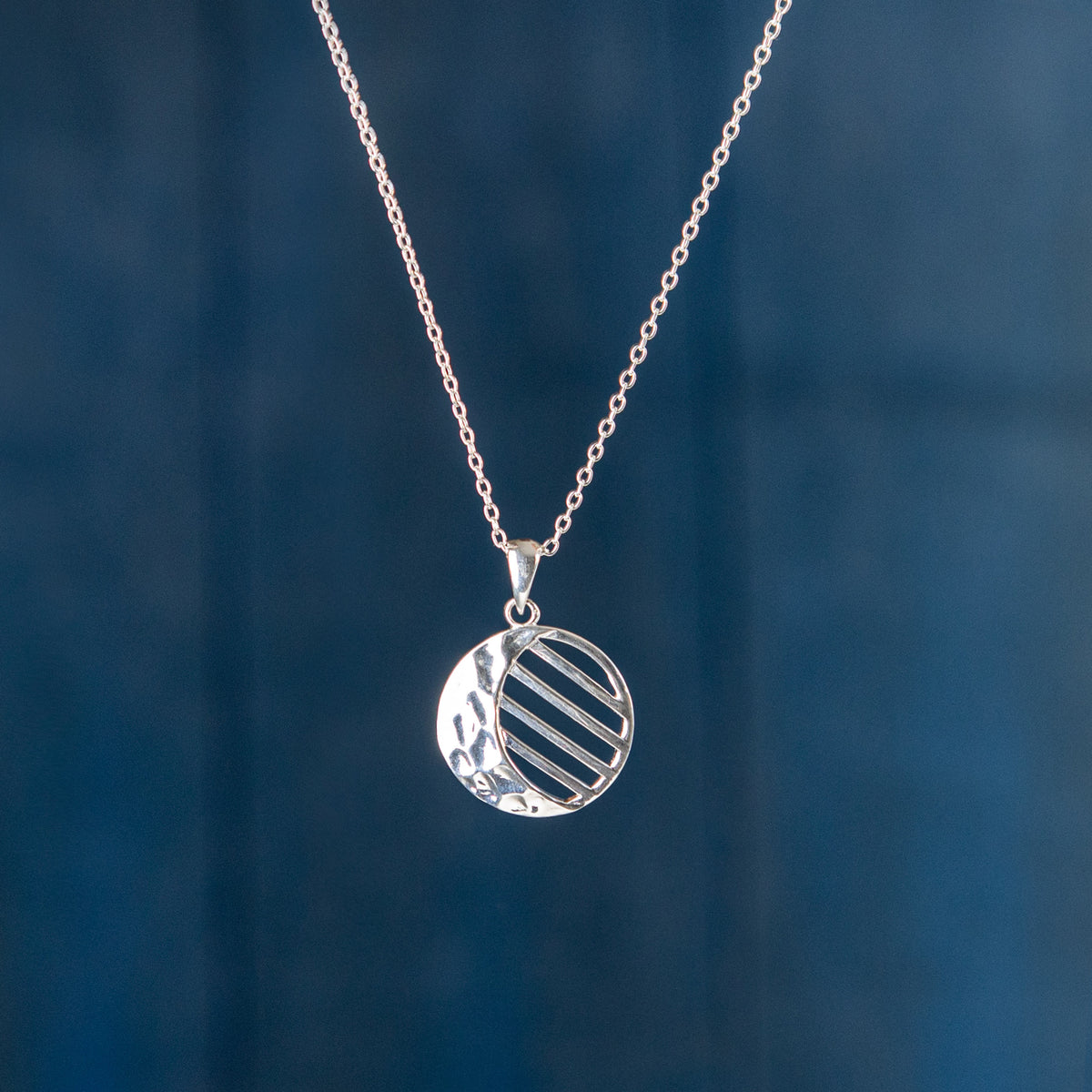 Aluna Silver Moon Pendant – Aluna Coconut